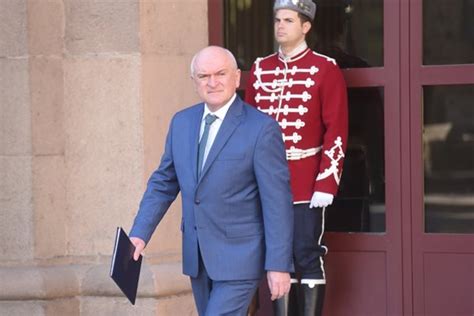 Вечерни новини Главчев представи състава на служебния кабинет България с най голямо поскъпване