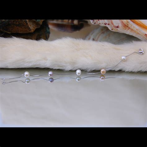 Нежно колие Морска пяна от Eстествени перли и сребро Изделия