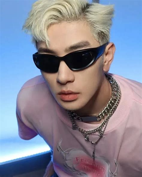 Black Y2k Sunglasses Y2k Outfits