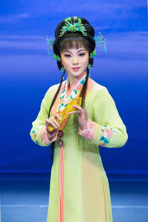 余姚越剧团演员表 余姚小百花越剧团演员 伤感说说吧