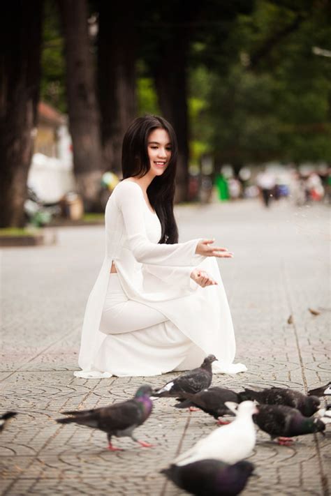Asian Babes Ngoc Trinh Sexy Pics In White Asian Babes Ngoc Trinh Sexy Pics In White