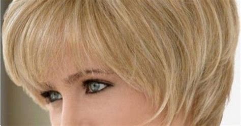 Internex Posed Simple Short Bob Hairstyles