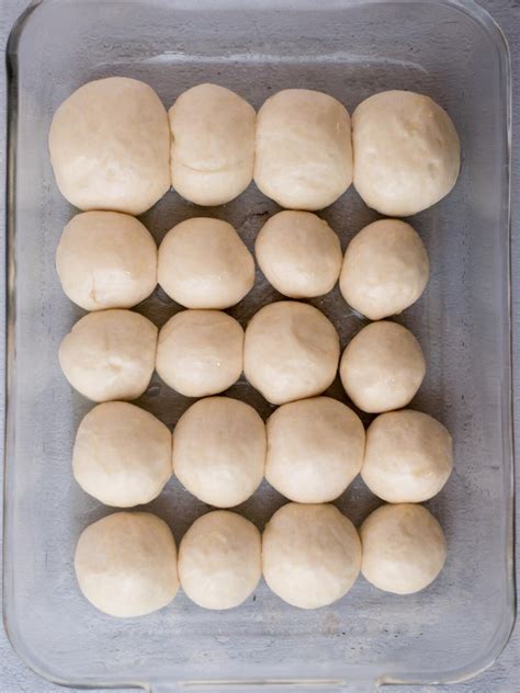 Old Fashioned Yeast Rolls Recipe With Video Sweetly Splendid
