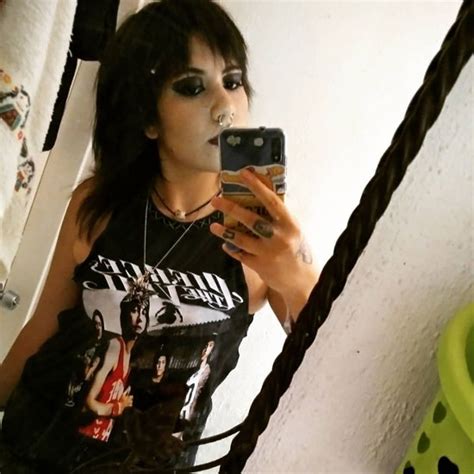 40 Tantalizing Gothic Hairstyles To Vamp Up Your Look