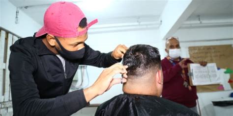 Passarela Da Cidadania Estúdio De Beleza E Barbearia Para Pessoas Em