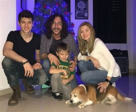 Oscar Burgos “el Perro Guarumo” Es Muy Feliz En Espera De Su Bebé A