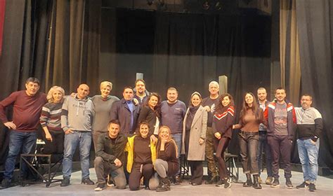 Николић и Парлић посетиле Народно позориште Приштине и пружиле подршку Канцеларије Канцеларија