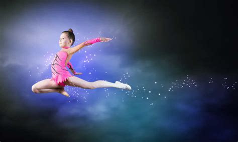 做体操的女孩图片 做着体操运动的小女孩素材 高清图片 摄影照片 寻图免费打包下载
