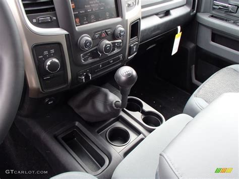 2013 Ram 2500 Big Horn Crew Cab 4x4 6 Speed Manual Transmission Photo