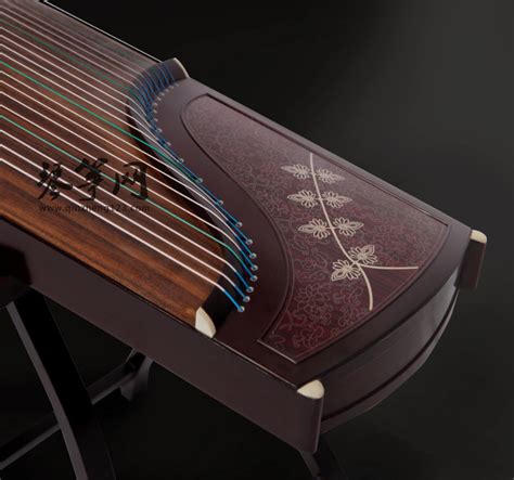 整挖筝和折板筝哪个好？敦煌古筝和东韵古筝选哪个好？ 凤凰网