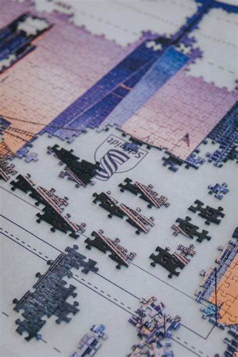 파란색 빨간색과 흰색 직소 퍼즐 사진 Unsplash의 무료 탑 이미지