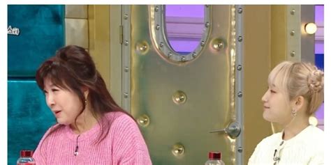 체육선생님을 짝사랑했던 한 여학생 밈하우스