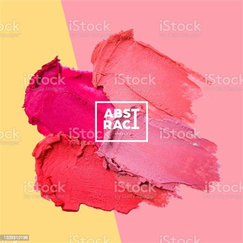 벡터 사실적인 빨강과 핑크 립스틱 얼룩 사랑 배경 화장품 구성 메이크업 디자인 립 글로스 브러쉬 스트로크 미용 질감 배경