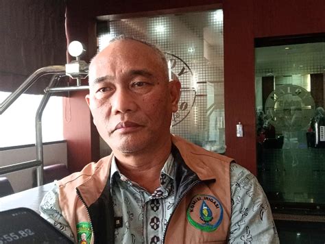 Pembangunan Jalan Di Kampung Sidrap Hampir Rampung