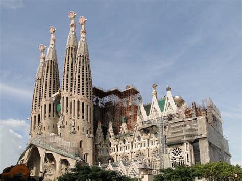 Watch Antoni Gaudís Unfinished Masterpiece The Sagrada Família Get