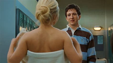 ولد خجـول جدا بيـقع في حب اكتر بنـت جريئـه في المدرسـه 😅 ملخص فيلم I