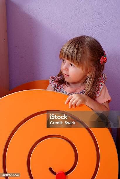 2 년 여자아이 게임하기 및 Learning In 학년기 전 2 3 살에 대한 스톡 사진 및 기타 이미지 2 3 살 2015년 건강한 생활방식 Istock