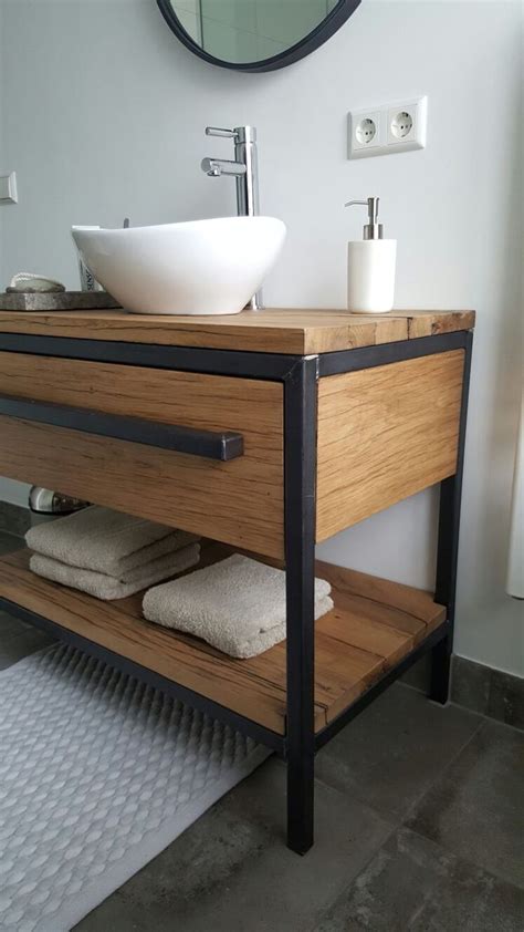 Rustieke Badkamer Met Houten Wastafel