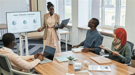 9 Behaviors Of People Who Communicate Best To Get What They Want According To Psychology