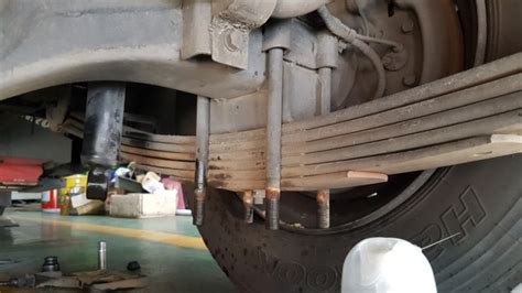 카운티판스프링교환판스프링교환리프스프링절손부산하체수리10년타기정비센타정비전문점여름철자동차에어콘무상점검미세먼지황사에어콘필터전문점부산합성엔진오일카맨샵바른차만들기