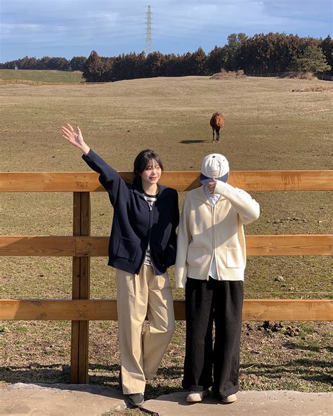 공구우먼 플러스사이즈🌷 깔끔한 보트넥 라인에 유행타지 않는 베이직한 소재와 컬러감으로 데일리 아이템으로 적극 추천이에요🤍 특히 단독으로 또는 레이어드 코디 할