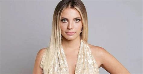 Eda Ece nin düğün davetiyesi olay oldu O detay ağızları açık bıraktı Meğer herkesten gizliyormuş