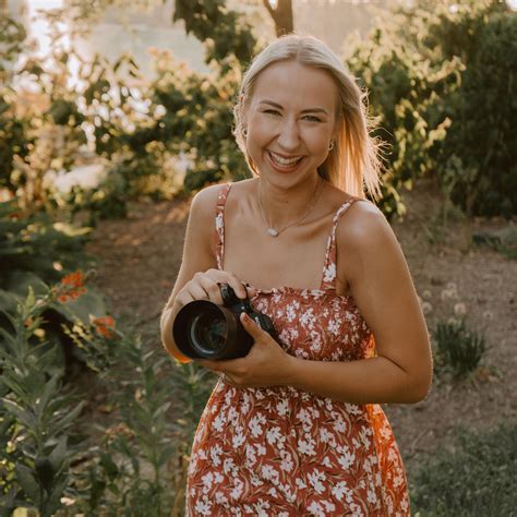 Emily Nicole Photos