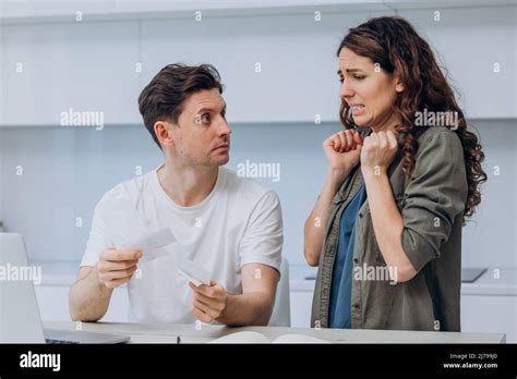 Brunette Wife Hi Res Stock Photography And Images Alamy