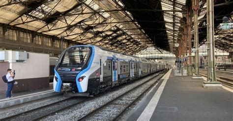Le Rer Ng De La Ligne D Aux Essais Ville Rail Et Transports
