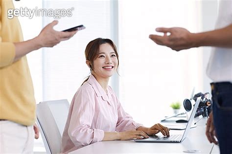 Mcn Mcn 주제 스타트업 스타트업 소기업 소기업 주제 비즈니스 일 물리적활동 성공 이미지 Jv12108141 게티이미지뱅크