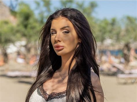 Агресия и сълзи в Ергенът Любов в рая Нов участник бе незабавно