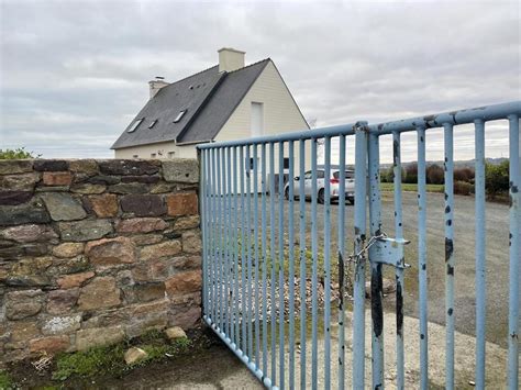 Une Femme Retrouvée Morte Chez Elle En Bretagne Son Frère Interpellé