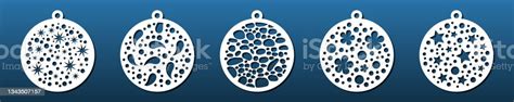 레이저 컷 크리스마스 공 Cnc 절단 종이 예술 프렛 워크 금속 나무 가죽 수지 Diy 공예템플릿 세트 장식 요소 코스터 펜던트 벡터 일러스트레이션 레이저에 대한 스톡 벡터