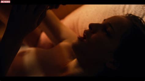 Naked Lisa Vicari In Dark