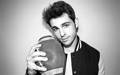 Is Zach Tinker Gay What Is The Sexuality Of American Actor Zach Tinker Crossover 99