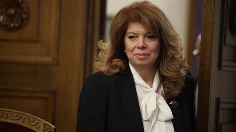 Илияна Йотова Ще коментираме когато видим целия списък на кабинета Nova