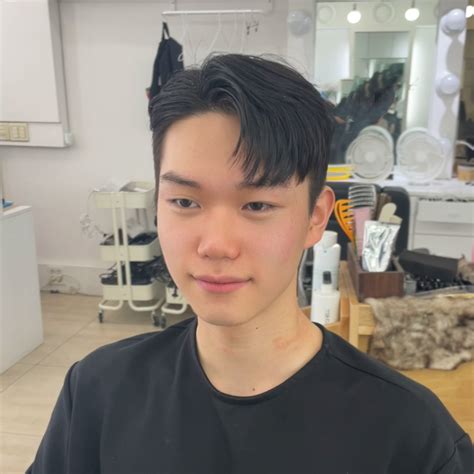 남자머리스타일쉼표머리가일펌 가르마펌 남자짧은머리 미용실이벤트 논현동미용실 학동역미용실 서울특별시 강남구 논현동 비즈프로필