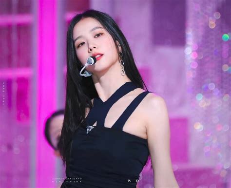 Nh Jisoo Sexy Khoe Khe Ng C B C L A Khi Di N Ng N Genz Relax