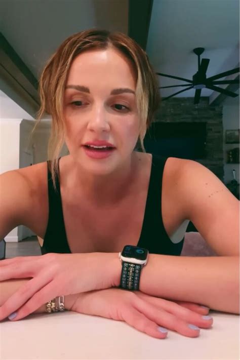 Carly Pearce Drops Worrying Health Update As She Shares Desperate Plea