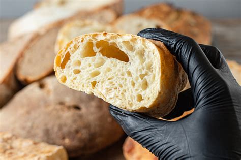 빵 다양한 종류의 Bakeciabata 호밀 밀 및 더 다양한 페이스트리 흑백 건강한 식사 스낵 상단 보기 복사 공간 용 텍스트 음식 배경 소박한 갈색에 대한 스톡 사진 및