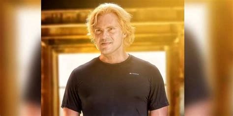 بیوگرافی بازیگر خارجی فیلم مرد عینکی روزنامه هفت صبح