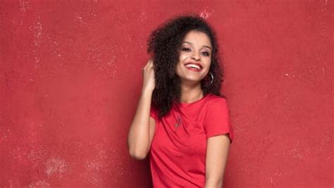 Should You Brush Curly Hair Wet Or Dry Everyday Before Bed