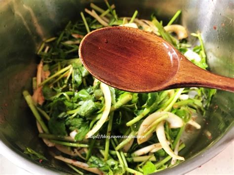 상큼한 미나리 무침