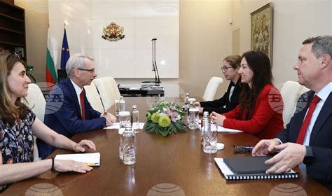 Премиерът Николай Денков се срещна с делегация на Световната банка водена от Галина Винселет и