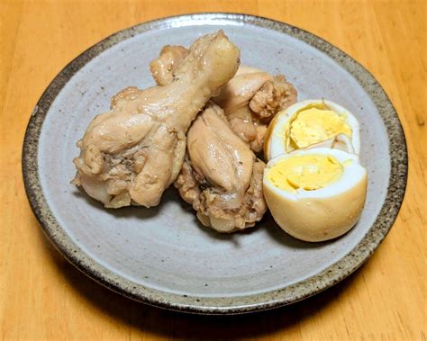 鶏手羽元と卵の煮物を愛してる 【材料】 ・鶏手羽元 ・卵 ・醤油 ・みりん ・穀物酢 ・日本酒｜るこぽ