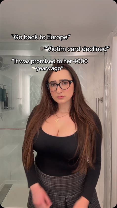 Julia Ain Qveenjuliaa • Instagram Photos And Videos