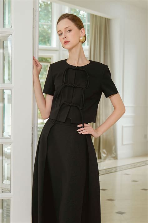 Áo Nữ Black Short Sleeves Woven Demi