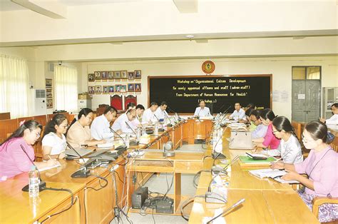 ပြည်ထောင်စုဝန်ကြီး ပါမောက္ခ ဒေါက်တာသက်ခိုင်ဝင်း မန္တလေးမြို့ရှိ ဆေးနှင့