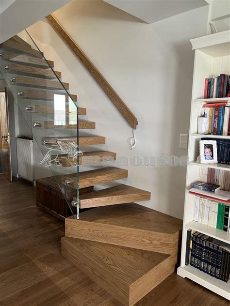 ΓΩΝΙΑΚΕΣ ΣΚΑΛΕΣ Σκάλες εσωτερικού χώρου Μανούσος Εσωτερικές Σκάλες Μεταλλικές Σκάλες Ξύλινες