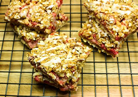 Strawberry Breakfast Oatmeal Bars